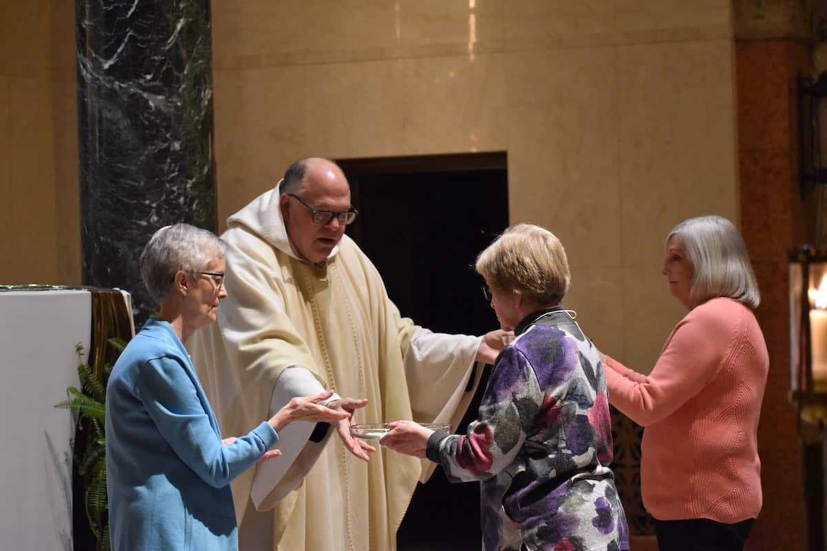 Holy Thursday 2024 Photo Gallery – Benedictine Sisters of Mount St ...